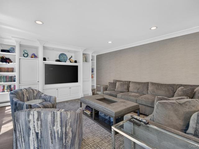 12 Locust Lane