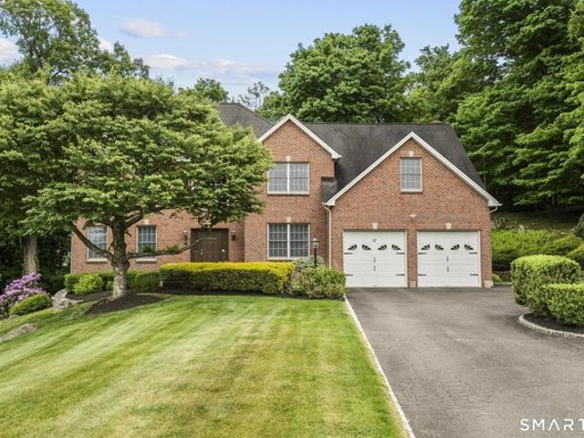12 Logans Way, Danbury, CT 06811