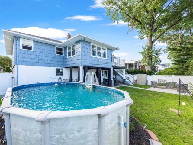 12 Lois Ave