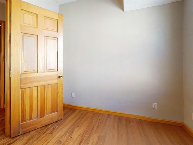 12 Lyman St, Unit 1, Waltham, MA 02452 | MLS #73481