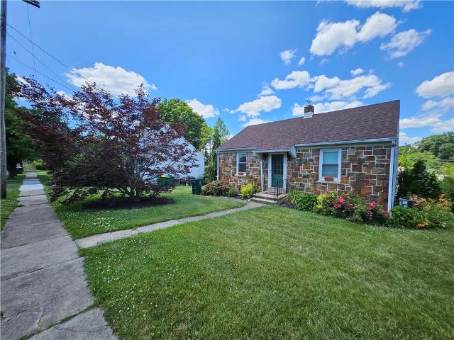 12 Lynwood Avenue