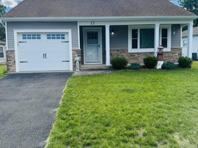 12 Manitoba Ct, Toms River, NJ 08757