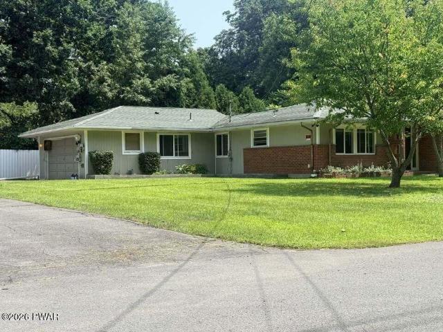 12 Mae Lane