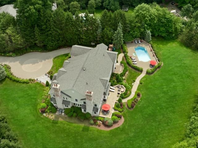 12 Magnolia Drive