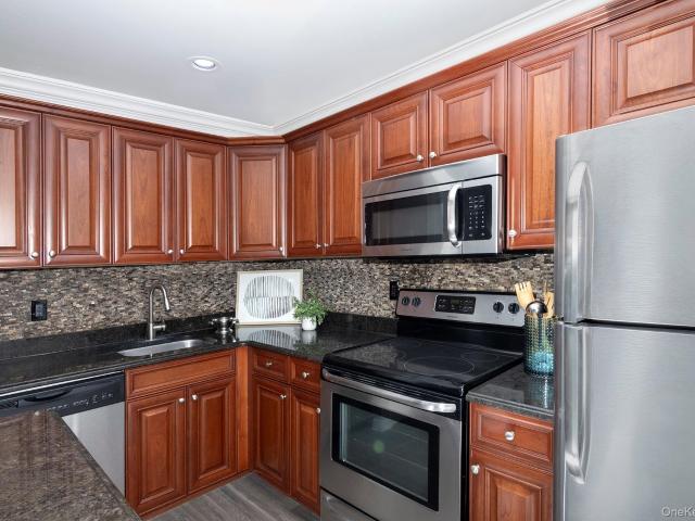 12 Mainsail Drive 1 12