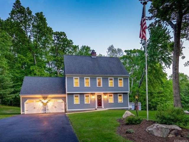 12 Maplewood Dr, Tolland, CT 06084
