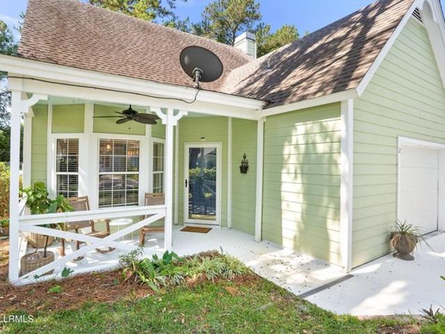 12 Mariners Ct, Port Royal, SC 29935