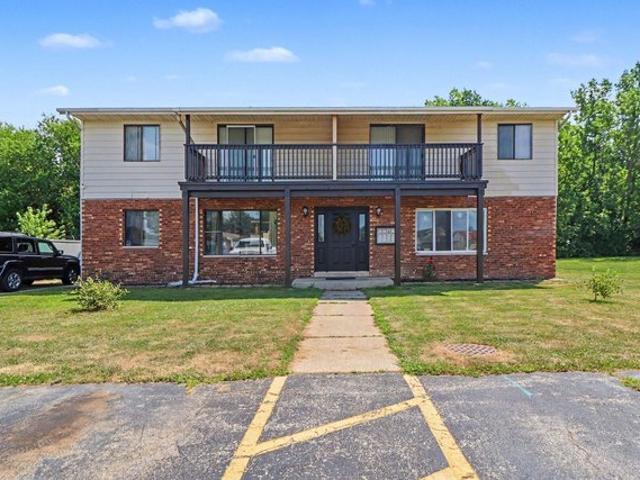 12 Maxwell St, Hebron, IN 46341