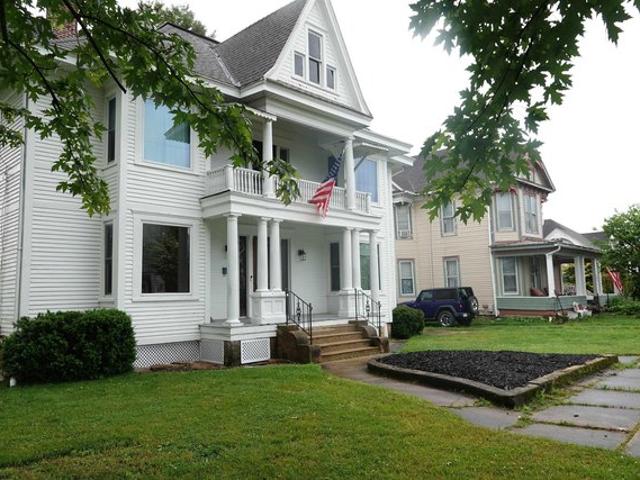12 Meade St, Buckhannon, WV 26201