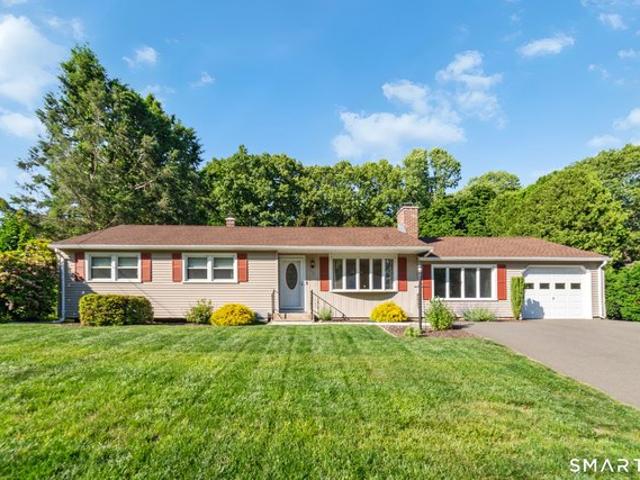 12 Meadow Ln, Prospect, CT 06712