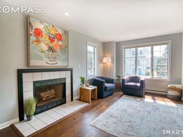 12 Middlefield St, Groton, CT