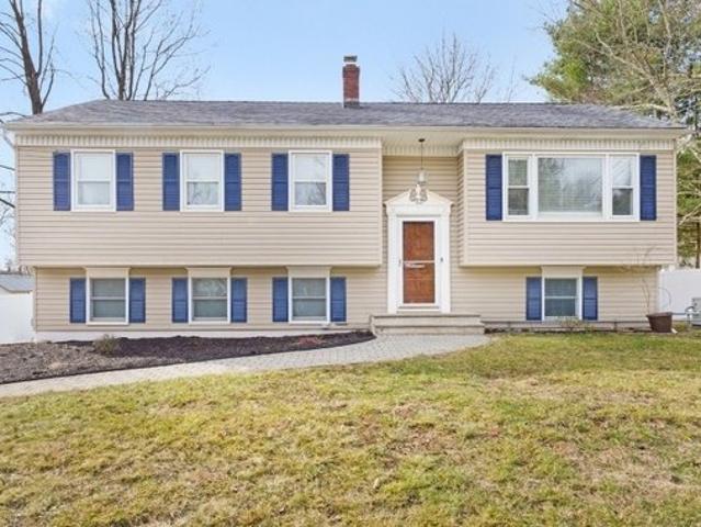 12 Mile Dr, Chester Township, NJ 07930