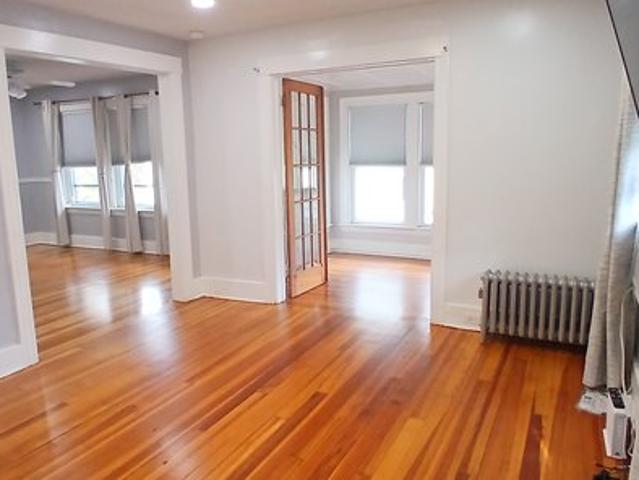 12 Mills St, Bristol, CT 06010