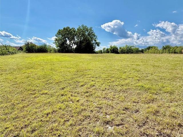 12 Monarch Dr, Denison, TX 75020