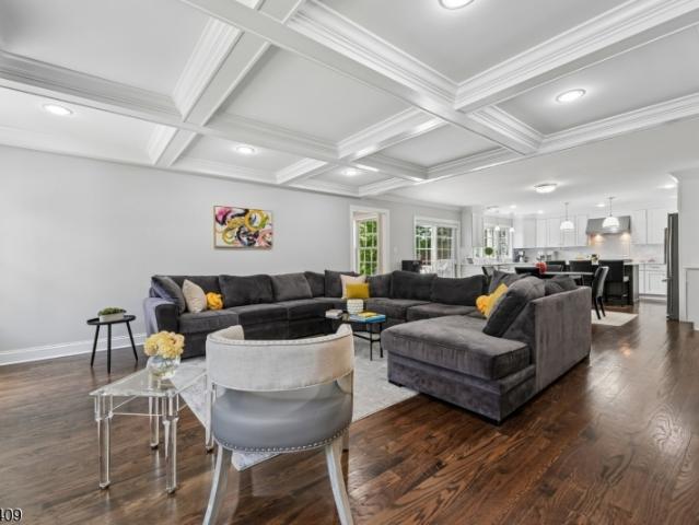 12 Monmouth Ct