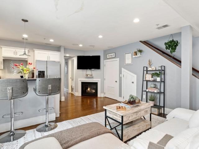 12 Mohawk St, Unit 9, Boston, MA 02127 | MLS #73501 | Compass