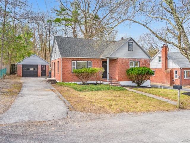 12 Mohonk Ave, New Paltz, NY 12561