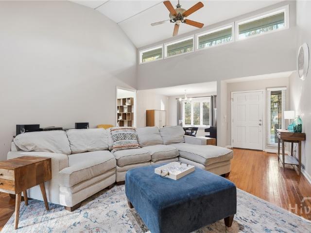 12 Moss Pointe Court