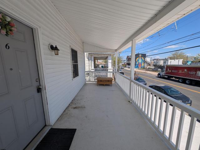 12 N Iowa Ave
