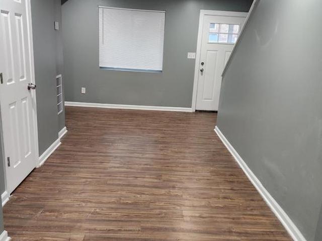 12 N Kossuth Street