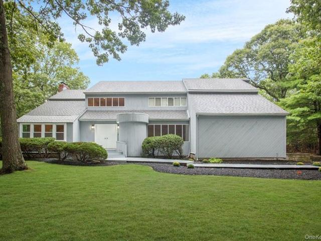 12 N Ridge Rd, Setauket, NY 11733