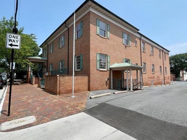 12 N Washington Street