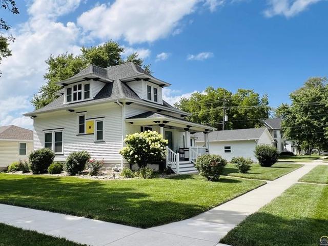 12 N 10th St, Seneca, KS 66538