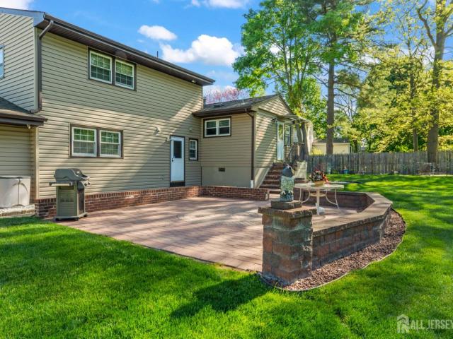 12 Sullivan Way