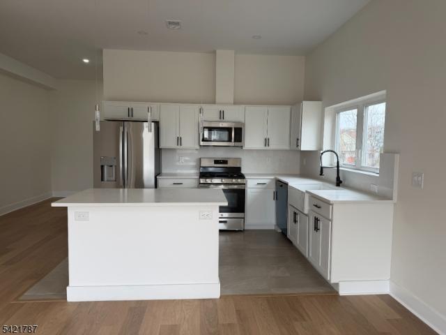 12 Nelson Pl