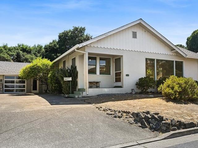 12 Nob Hill Ter, Petaluma, CA 94952