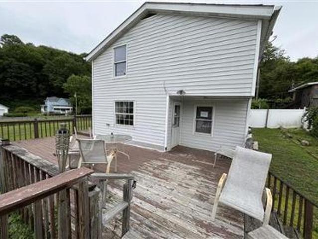 1/2 North Tenth St