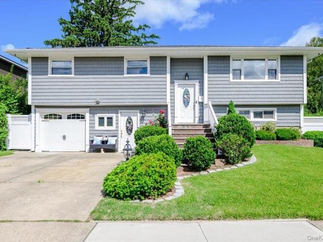 12 Northern Pkwy E, Plainview, NY 11803