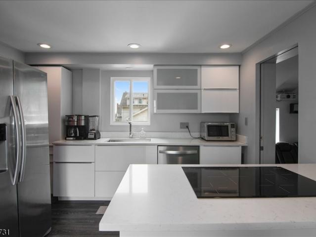 12 Nutwold Ave