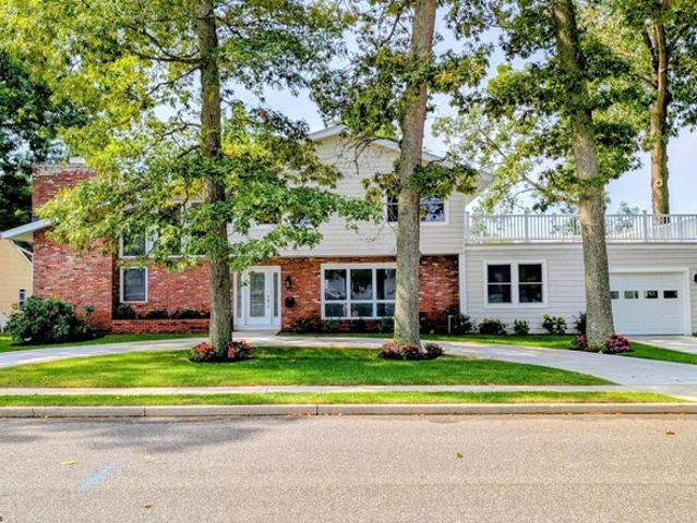 12 Oakview Dr, Northfield, NJ 08225