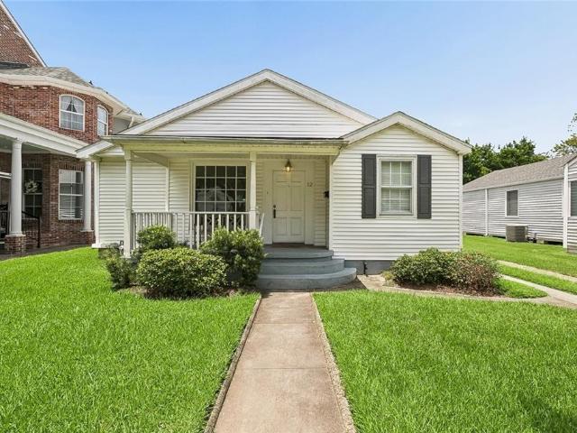 12 Oaklawn Drive