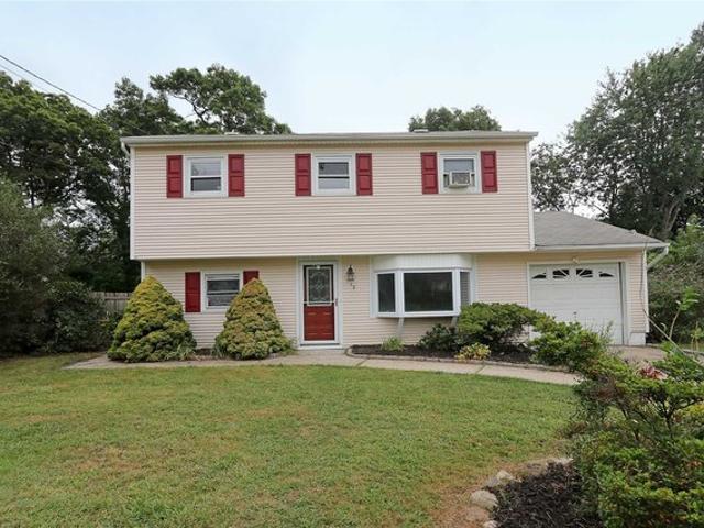 12 Ontario St, Port Jefferson Station, NY 11776