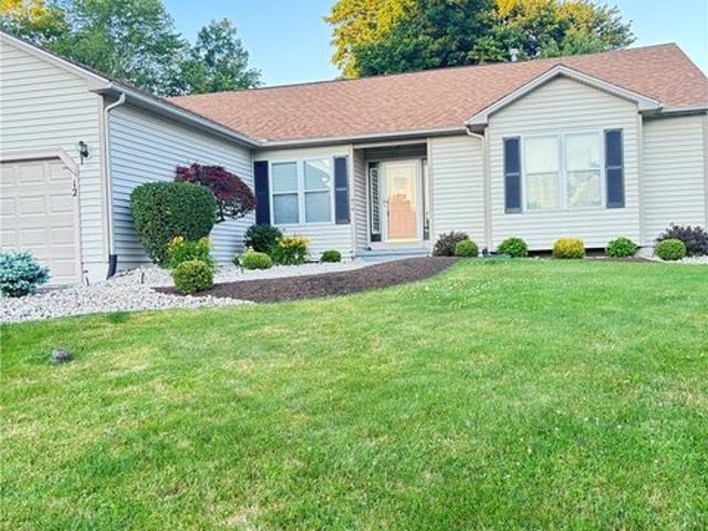 12 Orangewood Dr, Liverpool, NY 13090