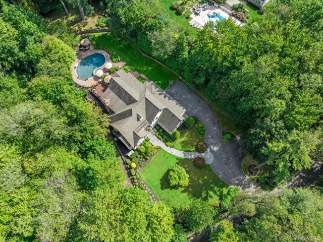 12 Parish Dr, Locust Valley, NY 11560 | MLS #912834 | Compass