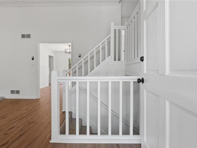 12 Park Avenue E
