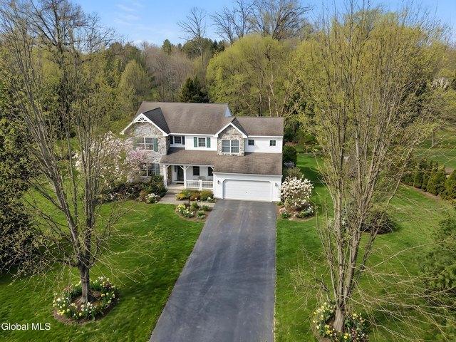 12 Patriot Cir, Clifton Park, NY 12065