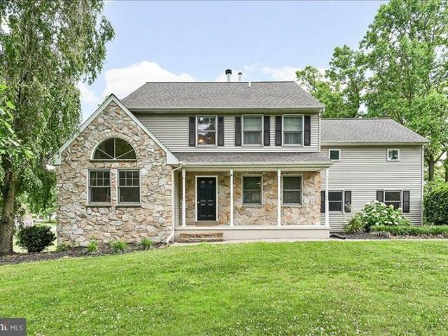 12 Peach Tree Ln, Downingtown, PA 19335
