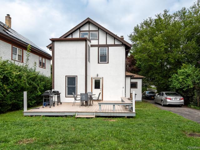 12 Perry Avenue