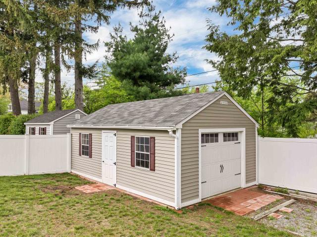 12 Pine Hill Avenue
