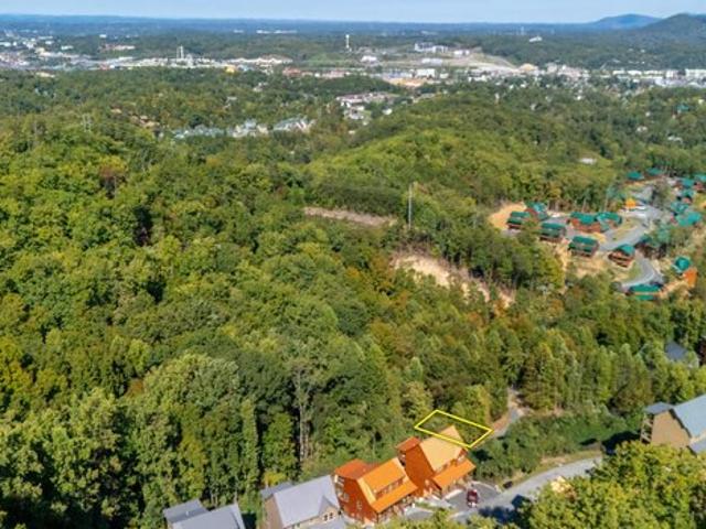12 Pine Valley Way, Sevierville, TN 37862