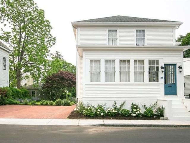 12 Poplar St, Newport, RI 02840