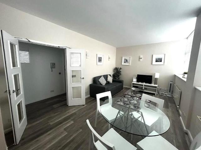 12 Princes House, North Street, Brighton BN1, 1 bed flat to rent, £1,500 pcm | PrimeLocation