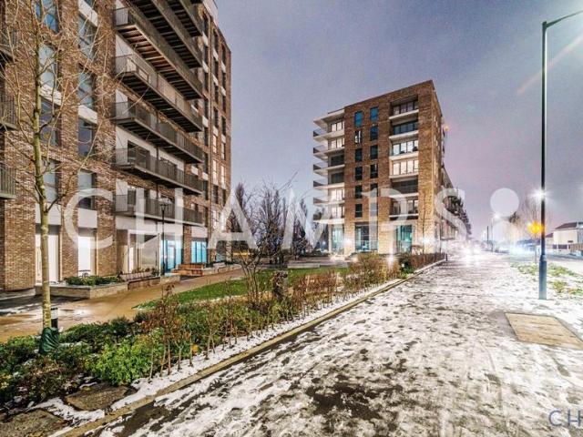 12 Quay Walk, HA0 2 bed flat to rent £2,297 pcm £530 pw