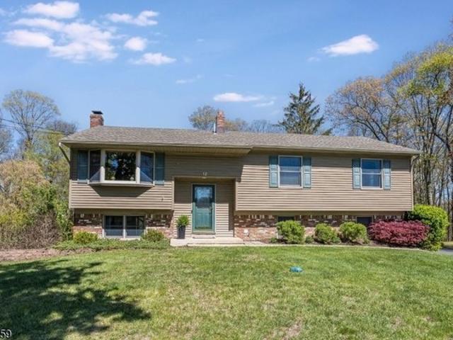 12 Ramar St, Mount Olive Township, NJ 07836