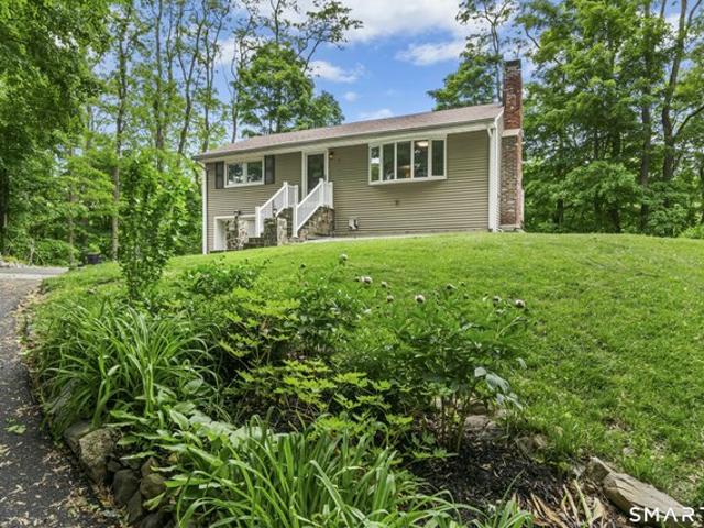 12 Rainbow Dr, Ridgefield, CT 06877