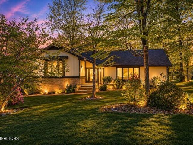 12 Ridge Crest Circle